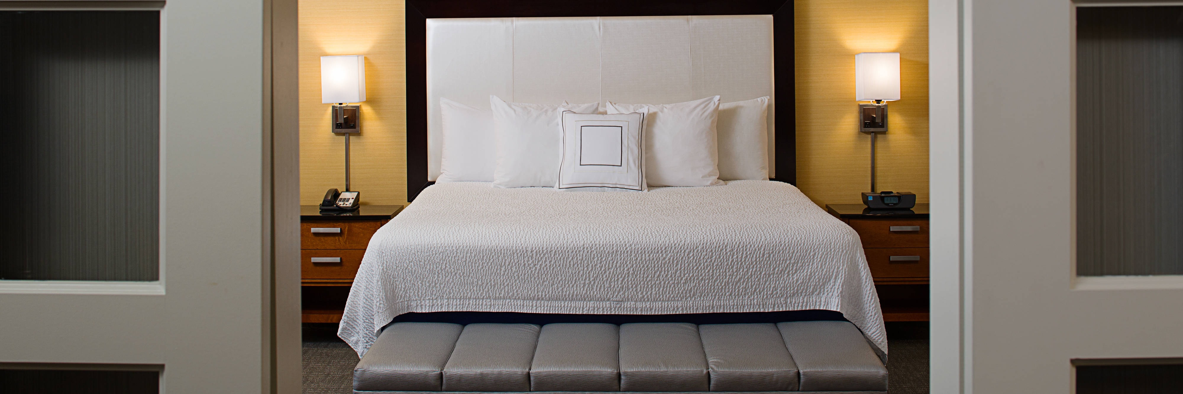 Courtyard Montvale - Pet-Friendly Hotel with Fitness Center & Bar