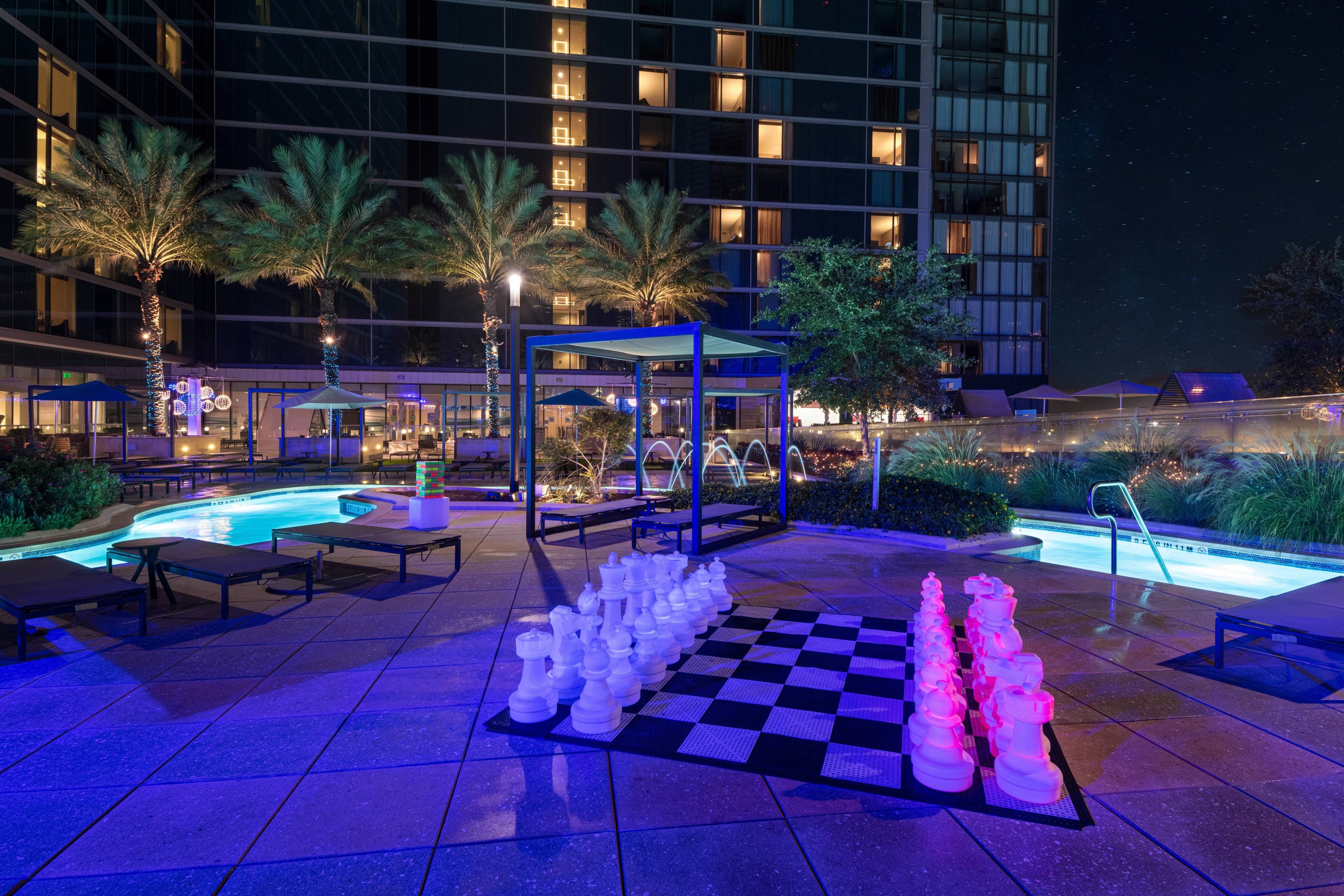 Altitude Rooftop & Pool | Marriott Marquis Houston | Marriott Bonvoy ...